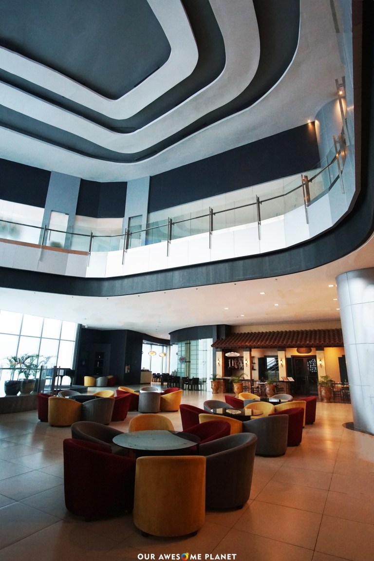 The Alpha Suites Makati: An Awesomely Stylish Serviced Apartment ...